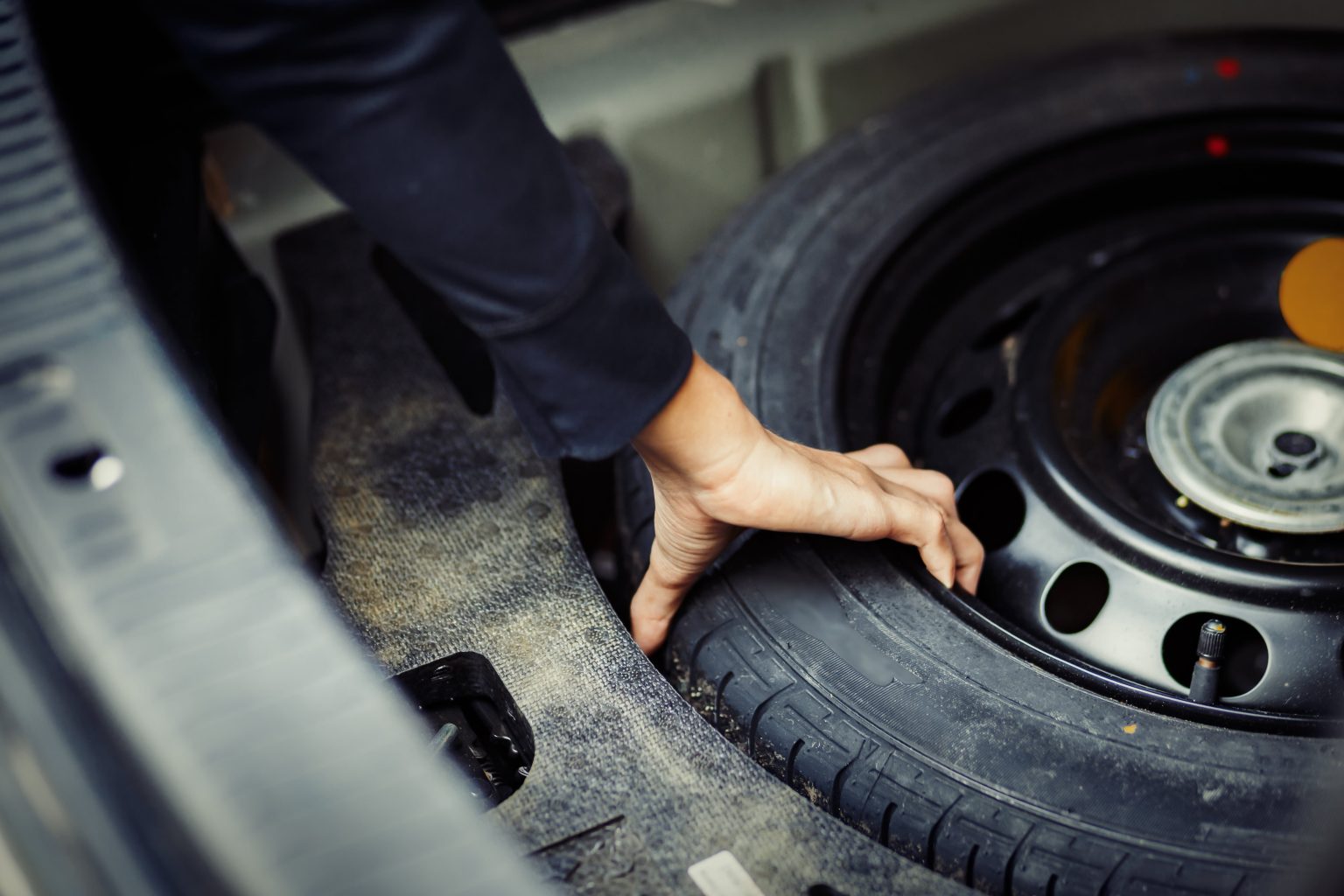 How to Use the Spare Tire on Your Jeep: A Step-by-Step Guide – Lodi ...